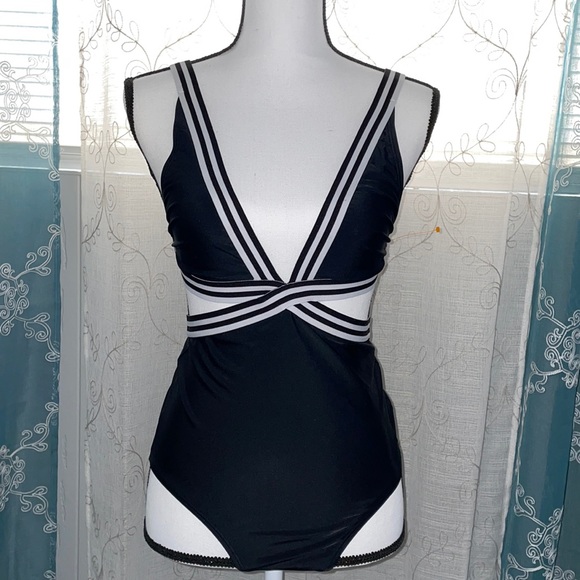 Boohoo | Swim | One Piece Swimwear | Poshmark